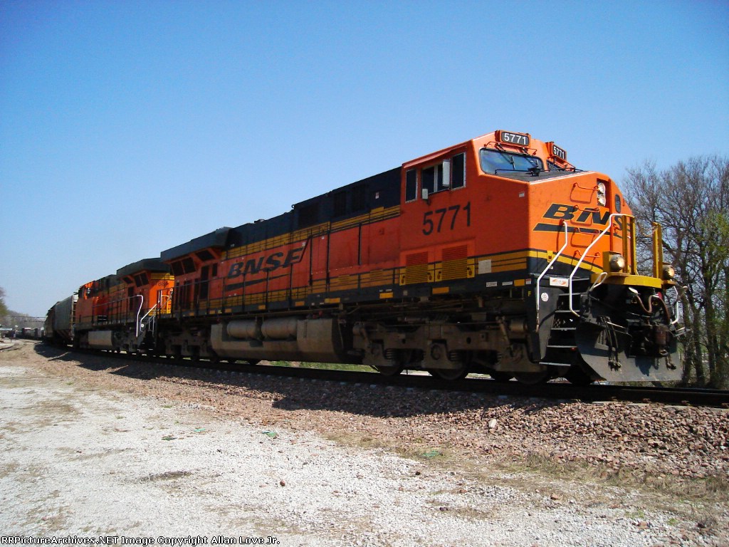 BNSF 5771